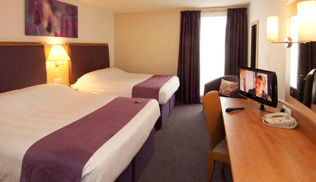 Premier Inn Bath Road | Budget Hotel Close To Terminals 1,2 and 3